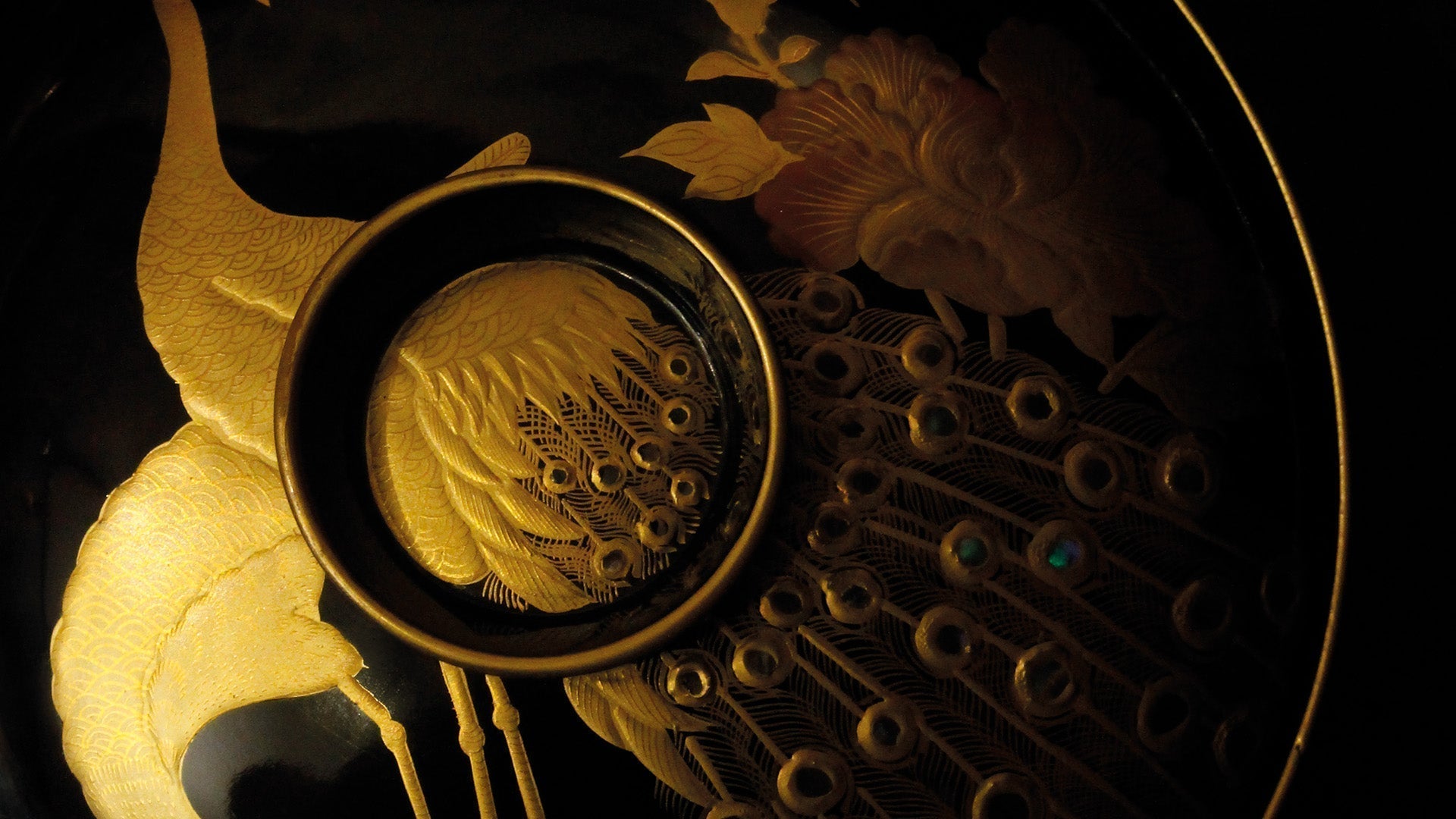 Japanese urushi lacquer: reflections of time and hand